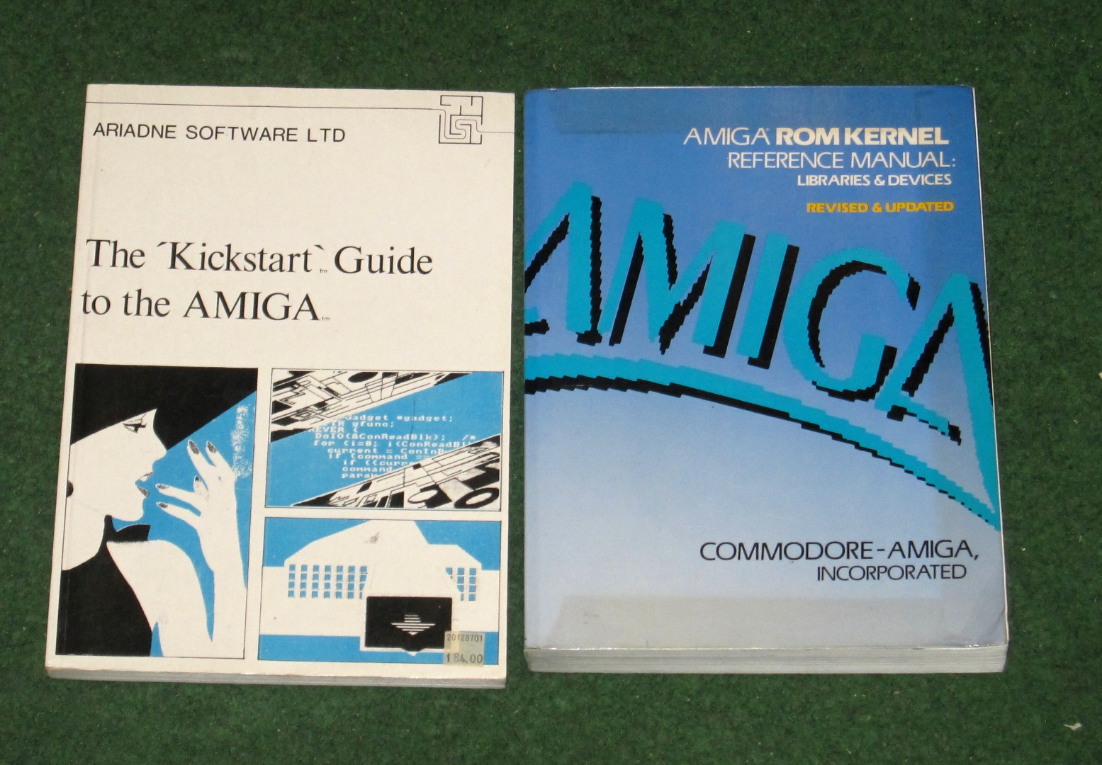 Sold - Amiga ROM Kernal Reference Manual Libraries and Devices Revised ...